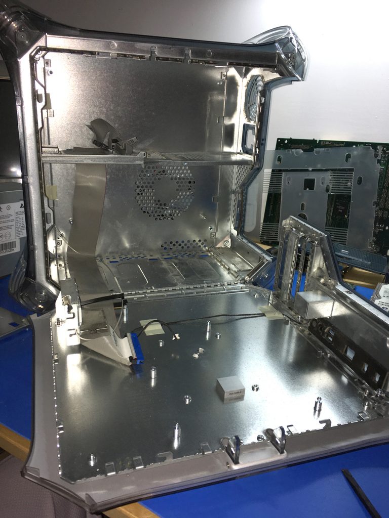 1999 Power Mac G4 (AGP Graphics) - The House of Moth